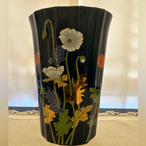 Yamagi Japan | Accents | Vintage Yamagi Japan Navy Floral Vase | Poshmark